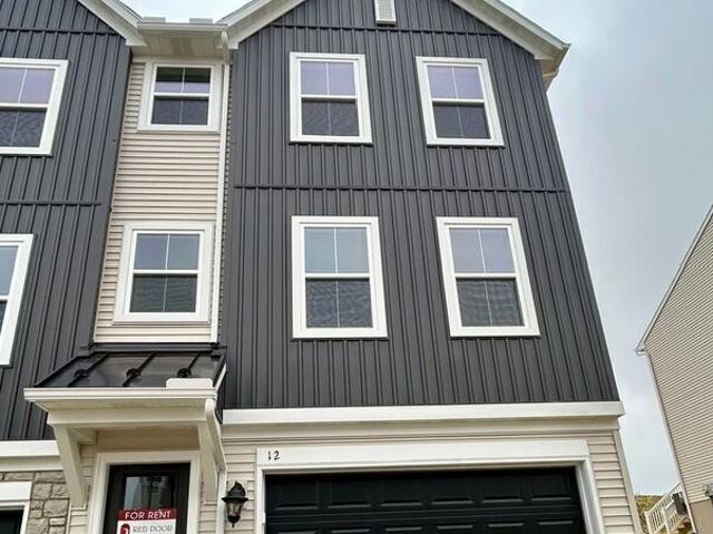 3 BR, 2.5 BA Apartment 12 Meredith Way, Carlisle, PA 17013