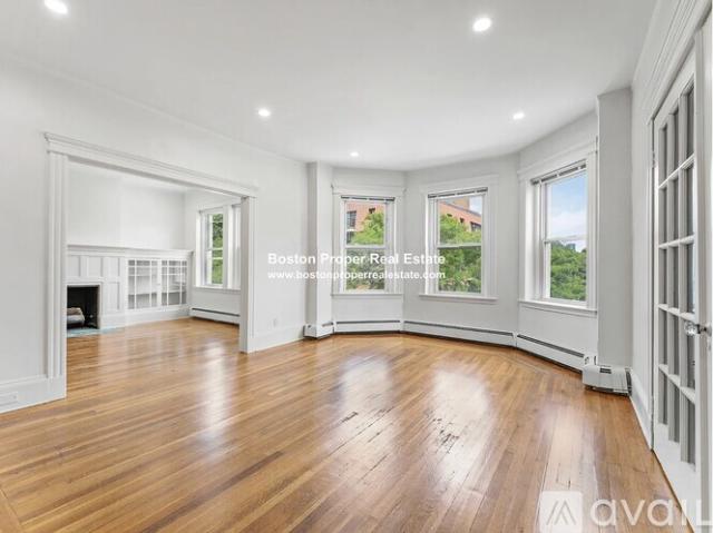 3 BR, 2.5 BA Apartment 134 Pleasant St, Unit 3, Brookline, MA 02446