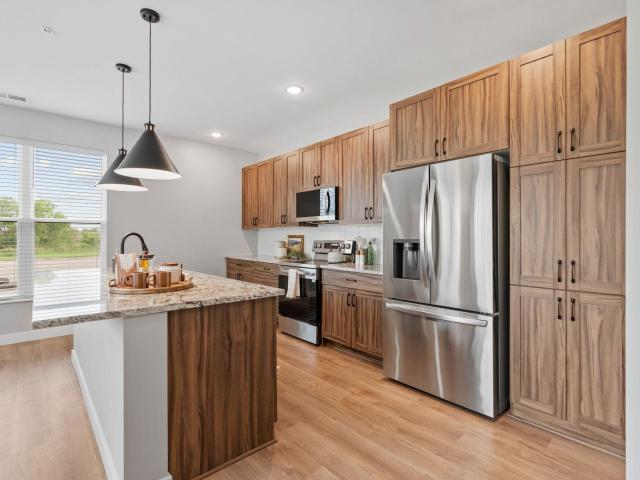 3 BR, 2.5 BA Apartment 13570 Commerce Boulevard Unit 214, Rogers, MN 55374