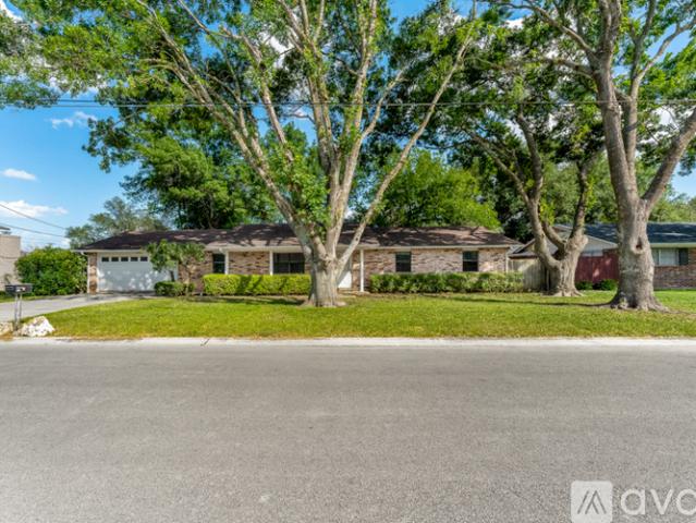 3 BR, 2.5 BA Apartment 1376 Poppy Ln, New Braunfels, TX 78130