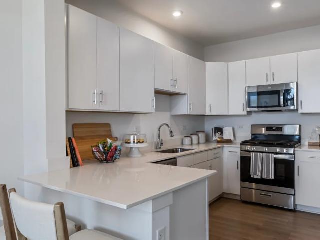 3 BR, 2.5 BA Apartment 137 Dorset Avenue Unit 181, Oswego, IL 60543