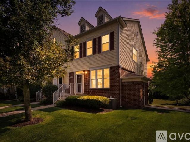3 BR, 2.5 BA Apartment 13100 Egret Ln, Unit 13100, Walled Lake, MI 48390