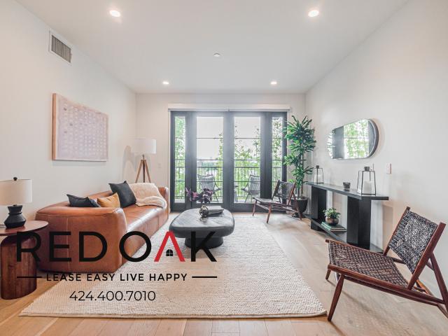 3 BR, 2.5 BA Apartment 1333 S Orange Grove Ave, Los Angeles, CA 90019