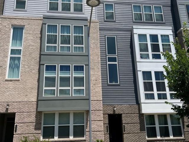3 BR, 2.5 BA Apartment 13360 Arrowbrook Center Drive, Herndon, VA 20171