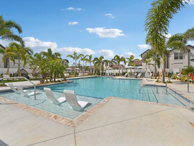 3 BR, 2.5 BA Apartment 1450 Front Place Unit 33 245, North Port, FL 34287