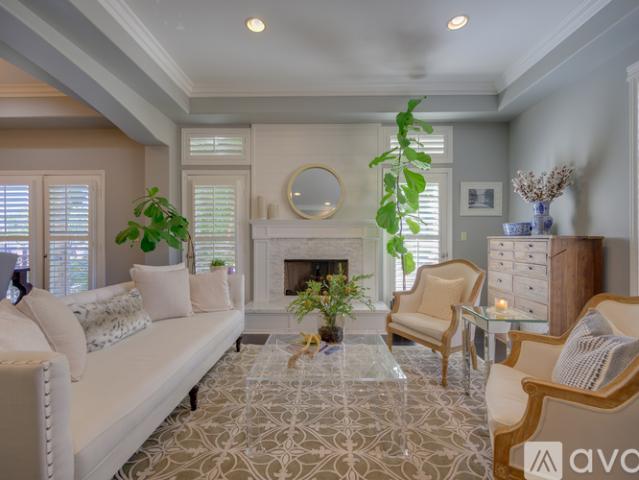 3 BR, 2.5 BA Apartment 14535 Margate Street, Unit 1, Sherman Oaks, CA 91411
