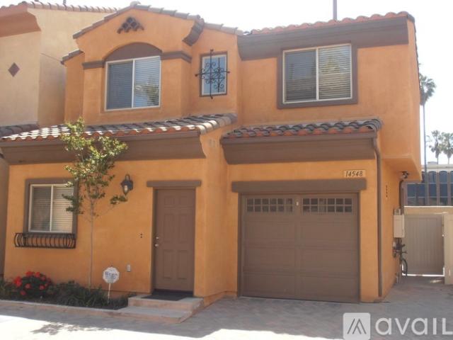 3 BR, 2.5 BA Apartment 14548 Evan Way, Los Angeles, CA 91411