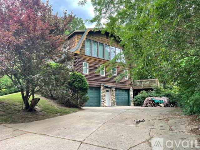 3 BR, 2.5 BA Apartment 14900 Wellwood Rd, Unit 1, Brooklyn, MI 49230