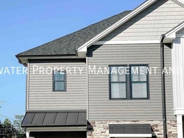 3 BR, 2.5 BA Apartment 149 English Commons Drive, Lynchburg, VA 24501