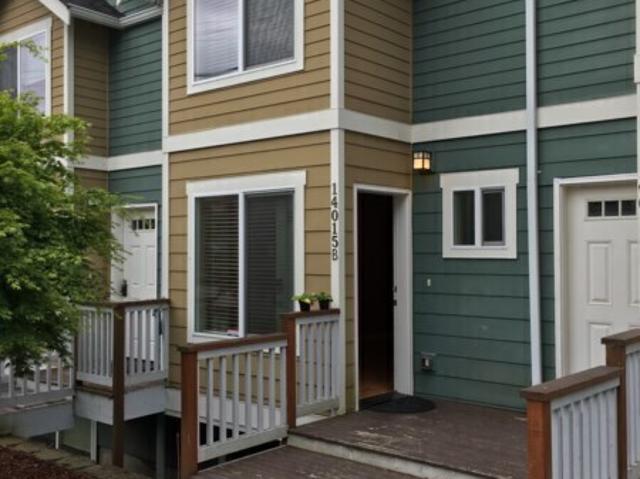 3 BR, 2.5 BA Apartment 14015 35th Avenue NE, Seattle, WA 98125