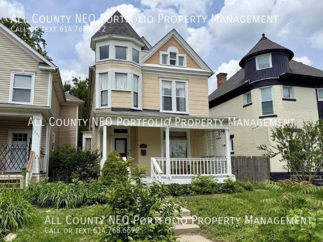 3 BR, 2.5 BA Apartment 1402 Fair Ave Columbus, OH 43205
