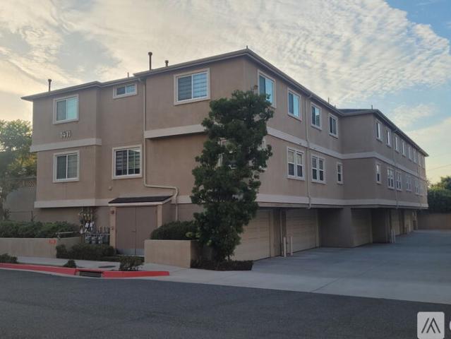 3 BR, 2.5 BA Apartment 1411 West Lomita Boulevard, Unit Unit 4, Los Angeles, CA 90710