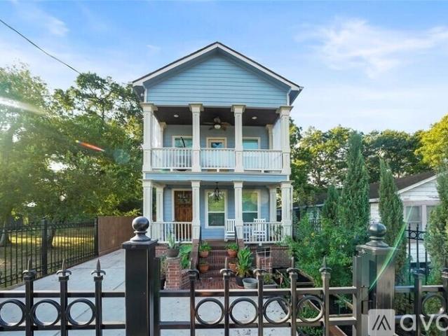 3 BR, 2.5 BA Apartment 1420 East 31st Street, Houston, TX 77022