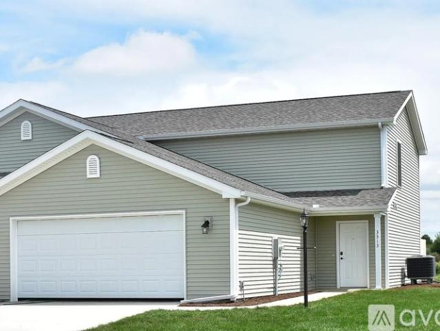 3 BR, 2.5 BA Apartment 1509 Stonebluff Court, Unit 1509, Champaign, IL 61822