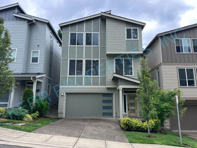 3 BR, 2.5 BA Apartment 16772 SE Fox Glen Ct, Happy Valley, OR 97015