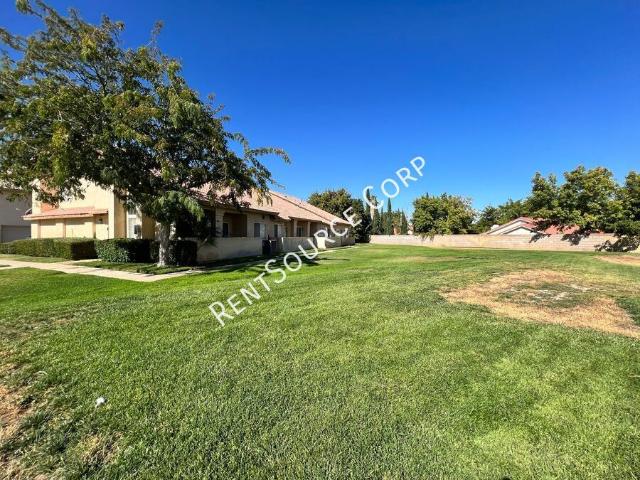 3 BR, 2.5 BA Apartment 1601 Cactus Dr, Lancaster, CA 93535