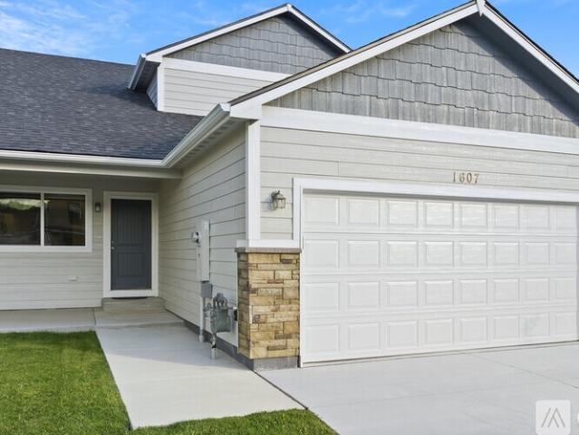 3 BR, 2.5 BA Apartment 1607 Alyssaelaine Drive, Unit 1607, Cheyenne, WY 82007