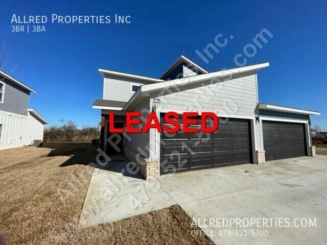3 BR, 2.5 BA Apartment 1609 SW Casuarina Dr, Bentonville, AR 72713