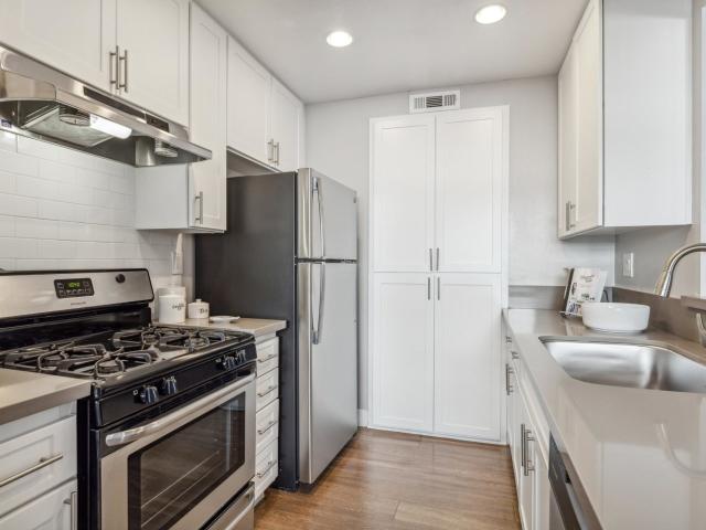 3 BR, 2.5 BA Apartment 1625 West Pacific Coast Highway Unit 005, Wilmington, CA 90744