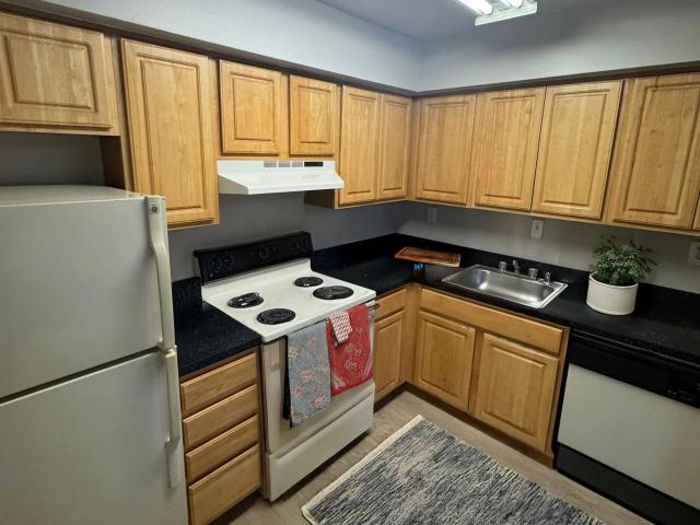 3 BR, 2.5 BA Apartment 17500 B Towne Crest Drive Unit TH17642, Gaithersburg, MD 20877