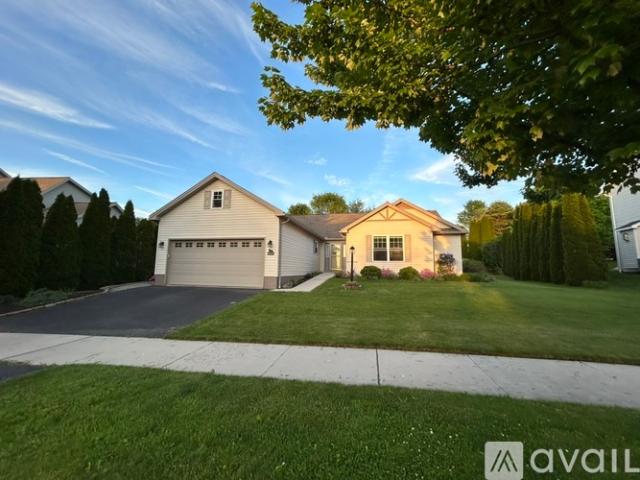 3 BR, 2.5 BA Apartment 1864 Autumnwood Drive, State College, PA 16801