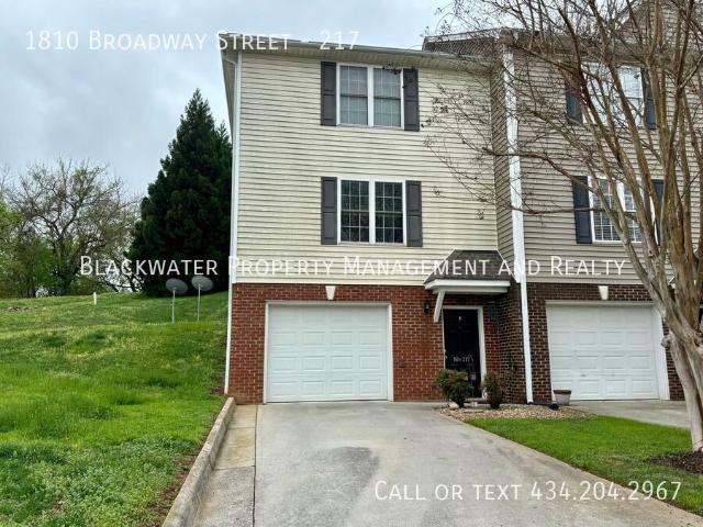 3 BR, 2.5 BA Apartment 1810 Broadway Street, Lynchburg, VA 24501