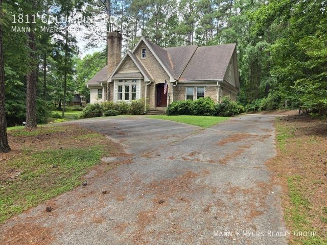 3 BR, 2.5 BA Apartment 1811 Columbine Rd, Sanford, NC 27330