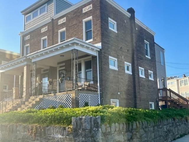 3 BR, 2.5 BA Apartment 1820 D Street Southeast, Washington, DC 20003