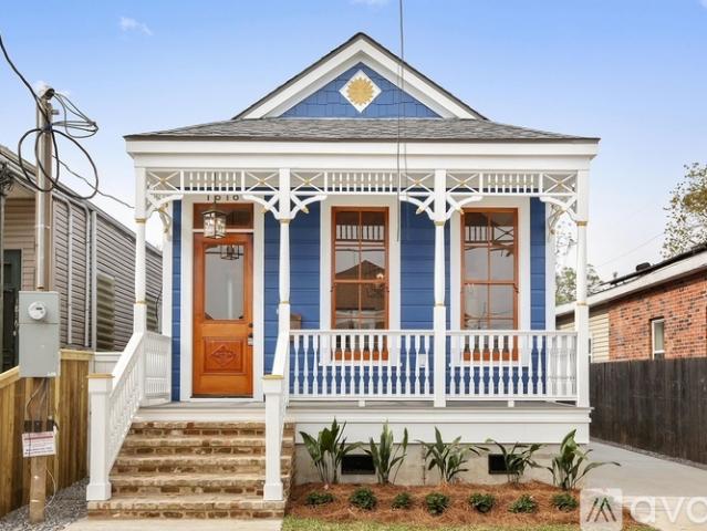 3 BR, 2.5 BA Apartment 1820 Laharpe St, Unit A, New Orleans, LA 70116