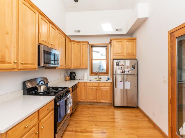 3 BR, 2.5 BA Apartment 1940 West Diversey Pkwy, Chicago, IL 60614