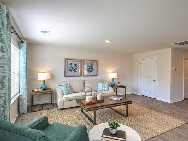 3 BR, 2.5 BA Apartment 199 Pond Road Unit 1232127, Asheville, NC 28806