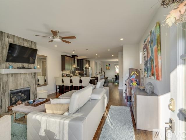 3 BR, 2.5 BA Apartment 1922 14th Ave N, Nashville, TN 37208