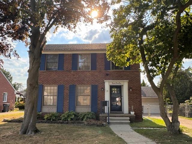 3 BR, 2.5 BA Apartment 2041 Dacosta, Dearborn, MI 48128