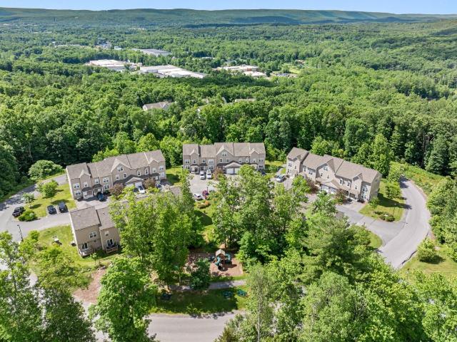 3 BR, 2.5 BA Apartment 204 Cervinia Ct Unit 1716 Lermoos Court, East Stroudsburg, PA 18301
