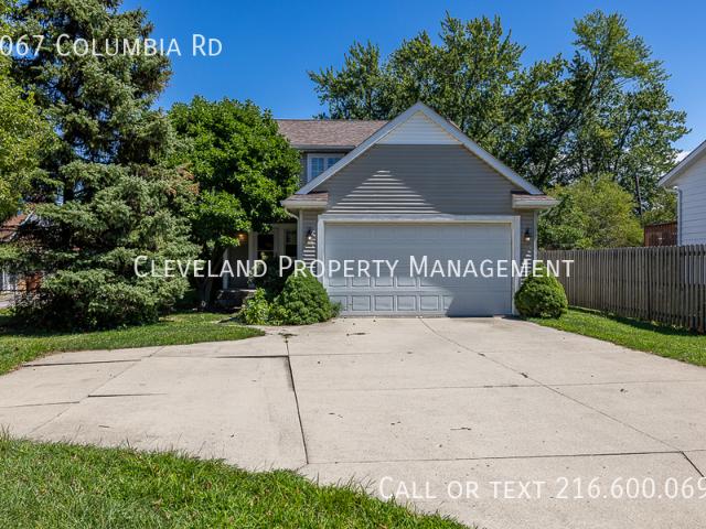 3 BR, 2.5 BA Apartment 2067 Columbia Rd, Westlake, OH 44145