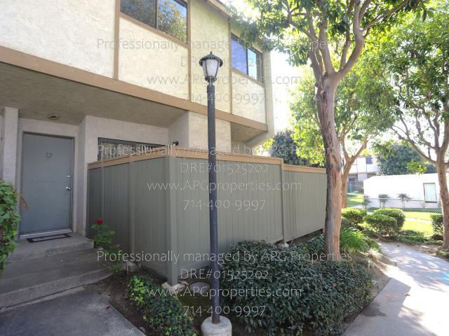 3 BR, 2.5 BA Apartment 2000 W. Palmyra Ave, Orange, CA 92868
