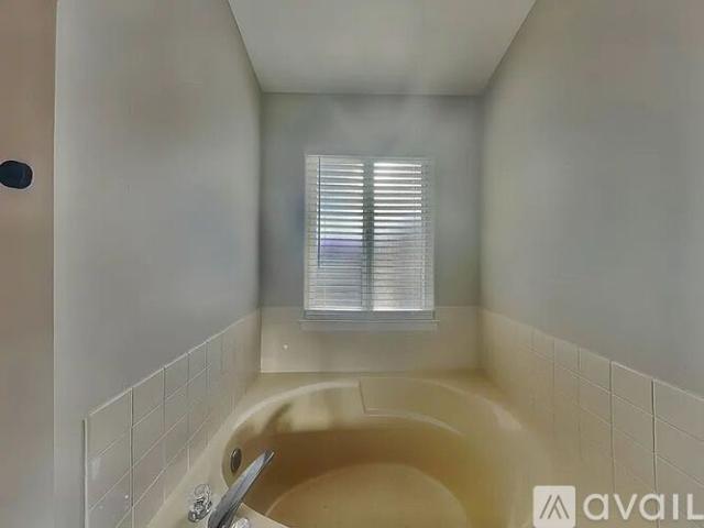 3 BR, 2.5 BA Apartment 2002 Alpine Way, Plainfield, IL 60586