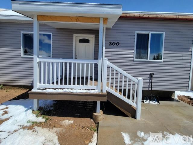 3 BR, 2.5 BA Apartment 200 Gannett Dr, Unit #200, Evanston, WY 82930