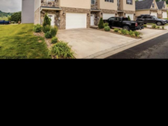 3 BR, 2.5 BA Apartment 201 Red Oak Lane, Unit 201, Westover, WV 26501
