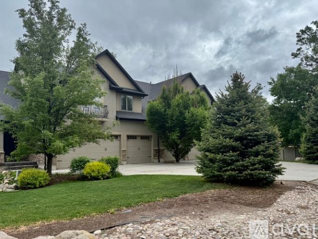 3 BR, 2.5 BA Apartment 2034 E 4500 S, Holladay, UT 84117