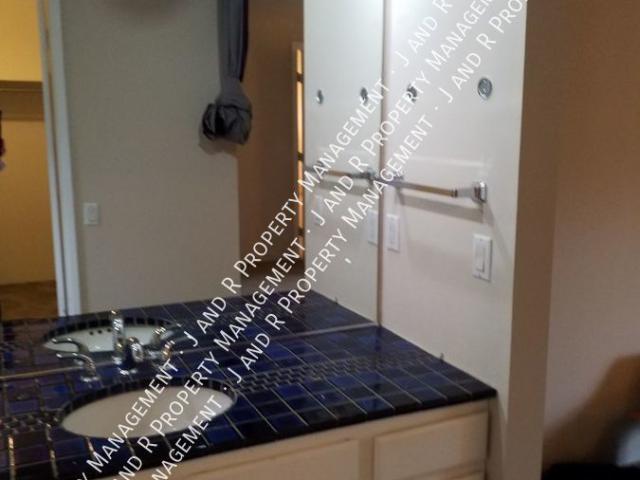 3 BR, 2.5 BA Apartment 203 Dunbarton Cir, Sacramento, CA 95825