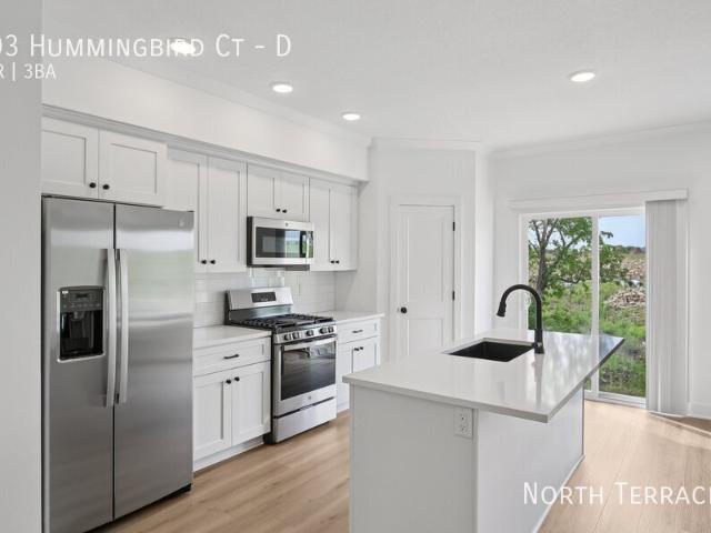 3 BR, 2.5 BA Apartment 203 Hummingbird Ct, Smithville, MO 64089