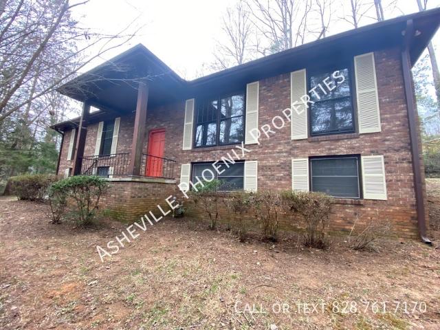 3 BR, 2.5 BA Apartment 20 Ferncliff Dr, Asheville, NC 28805