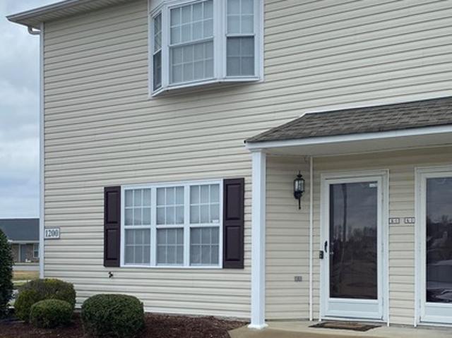 3 BR, 2.5 BA Apartment 2152 Flagstone Ct, Unit M1, Greenville, NC 27834