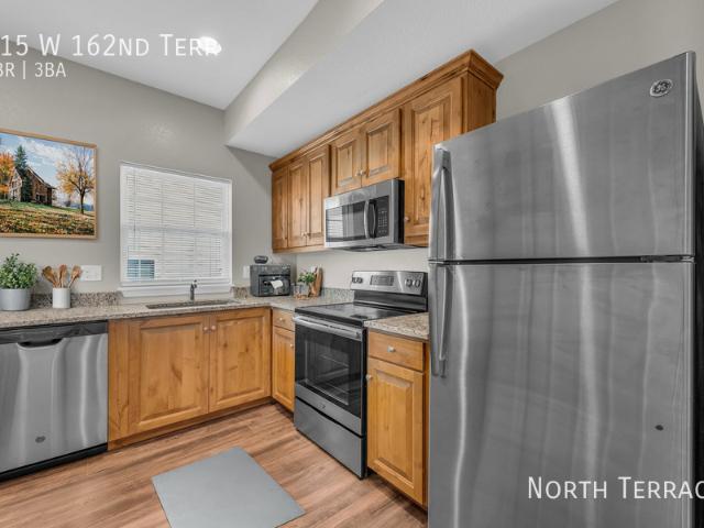 3 BR, 2.5 BA Apartment 215 W 162nd Terr, Belton, MO 64012
