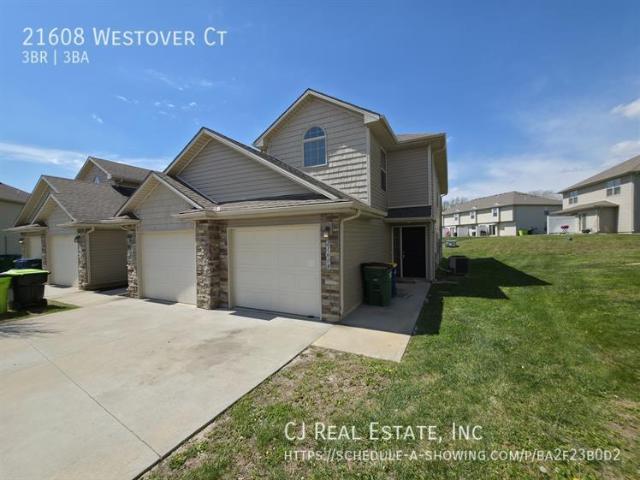 3 BR, 2.5 BA Apartment 21608 Westover Ct, Peculiar, MO 64078