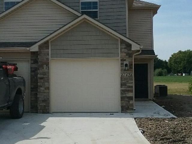 3 BR, 2.5 BA Apartment 21608 Westover Ct, Peculiar, MO 64078