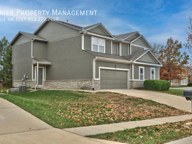 3 BR, 2.5 BA Apartment 2172 W Forest Dr, Olathe, KS 66061