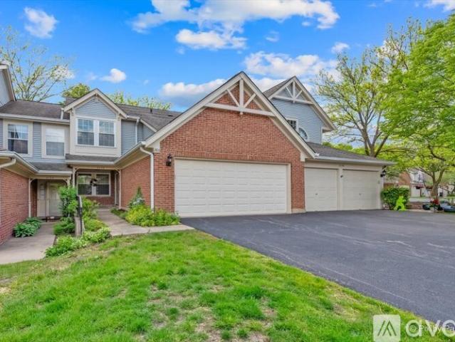 3 BR, 2.5 BA Apartment 2106 Glasgow Ct, Hanover Park, IL 60133