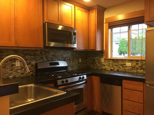 3 BR, 2.5 BA Apartment 2109 15th Ave S, Seattle, WA 98144